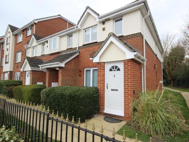 Ongar Road, Brentwood CM15, 1 bed flat to rent, £1,150 pcm | PrimeLocation
