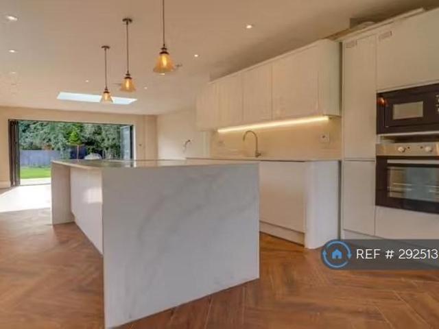 Ongar Road, Brentwood, CM15 4 bed semi detached house to rent £3,200 pcm £738 pw