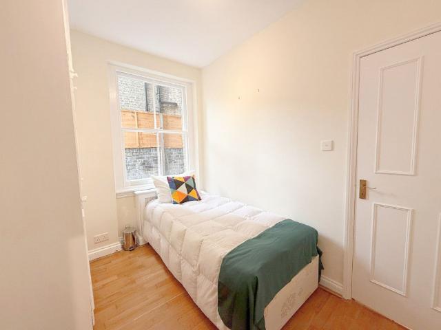 Ongar Road, London SW6, Room to rent, £1,127 pcm | PrimeLocation