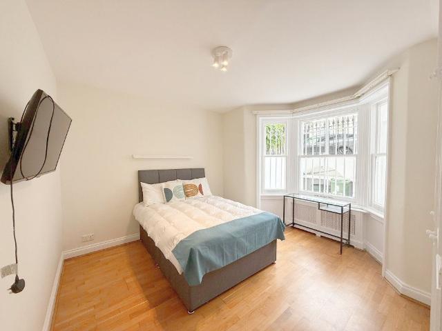 Ongar Road, London SW6, Room to rent, £1,300 pcm | PrimeLocation