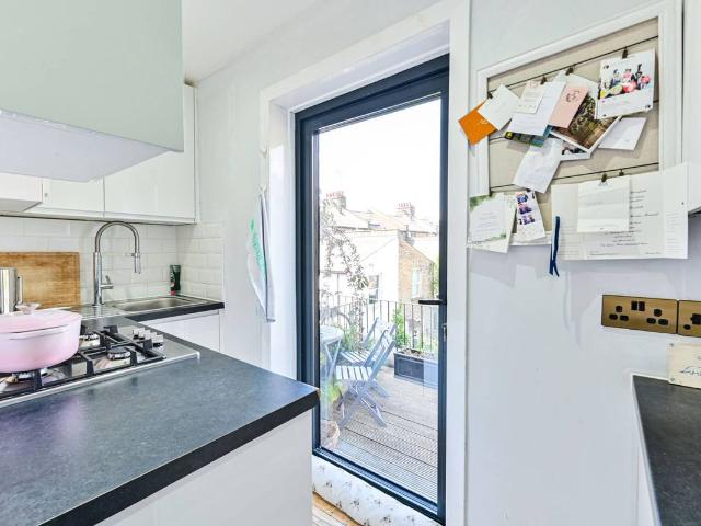 Ongar Road, West Brompton, London SW6, 2 bed flat to rent, £5,200 pcm | PrimeLocation