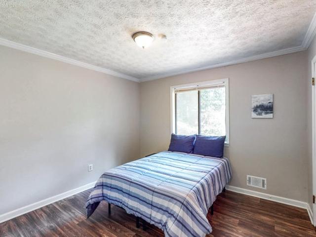 ONLY ONE ROOM AVAILABLE LEFT!  Walk to Dollar T