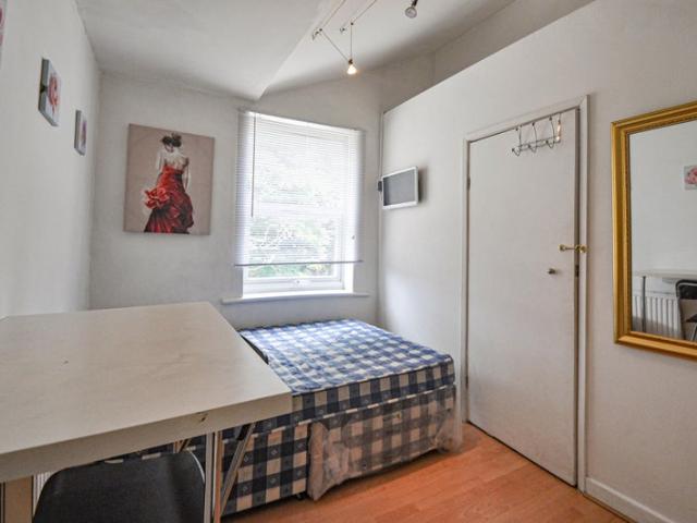 !Only electricity to pay! Studio in Limehouse E14