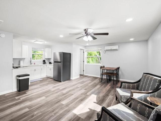 ONLY 2 ROOMS ! Located close to Cassat Ave, Leno