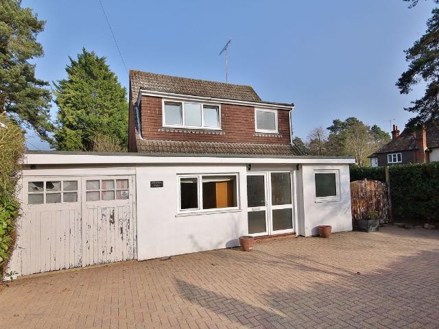 Onslow Crescent, Woking, Surrey GU22, Room to rent, £1,000 pcm | PrimeLocation