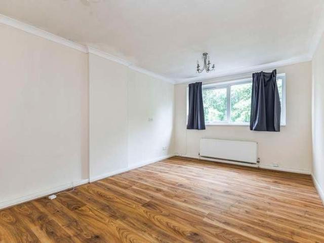 Onslow Gardens, Wallington, SM6
