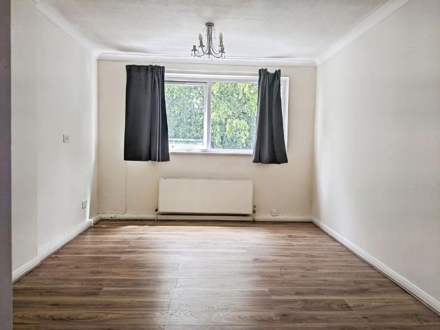Onslow Gardens, Wallington