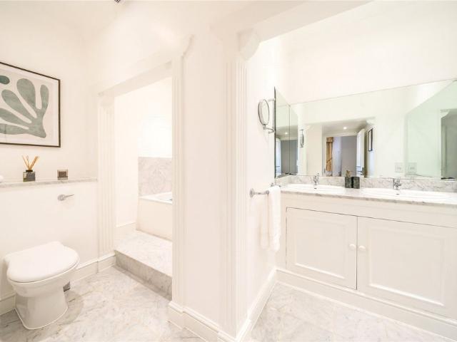 Onslow Gardens, Knightsbridge, SW7