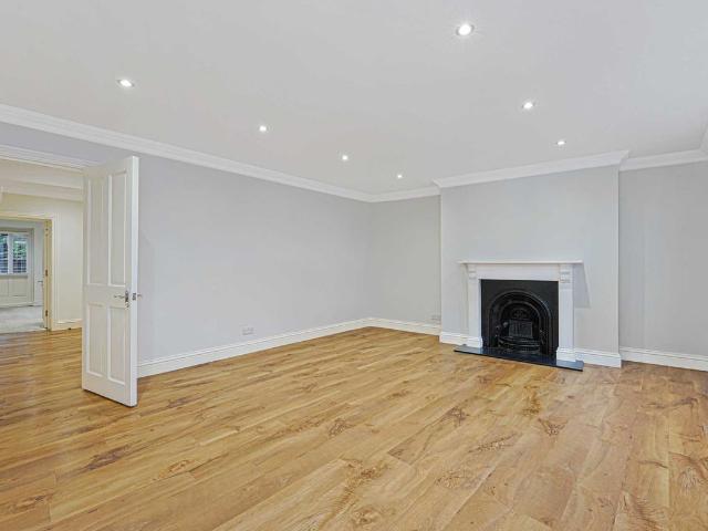 Onslow Gardens, London SW7, 2 bed flat to rent, £3,796 pcm | PrimeLocation
