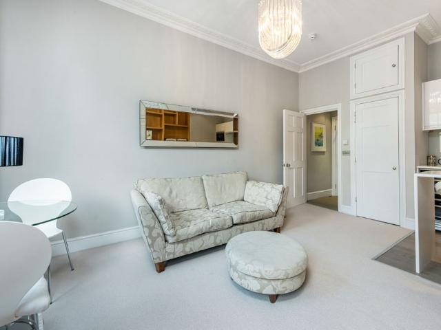 Onslow Gardens, South Kensington, London, SW7