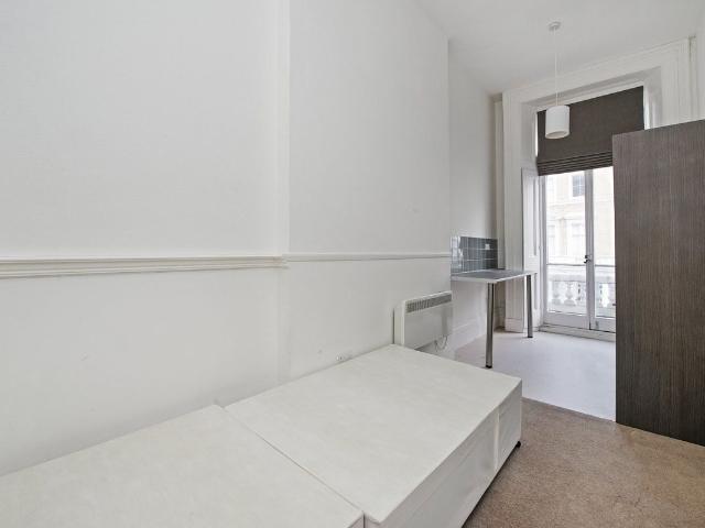 Onslow Gardens, South Kensington, London SW7, Studio to rent, £1,408 pcm | PrimeLocation
