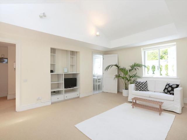 Onslow Gardens, South Kensington, London SW7, Studio to rent, £2,145 pcm | PrimeLocation