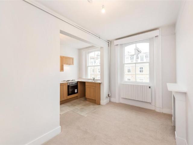Onslow Gardens, South Kensington. Studio to rent £1,495 pcm £345 pw