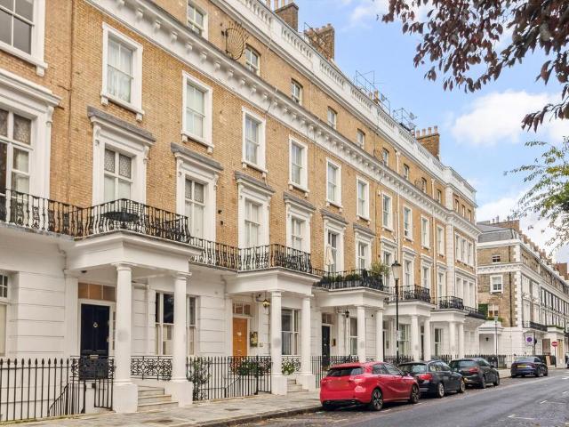 Onslow Gardens, South Kensington. Studio to rent £2,145 pcm £495 pw