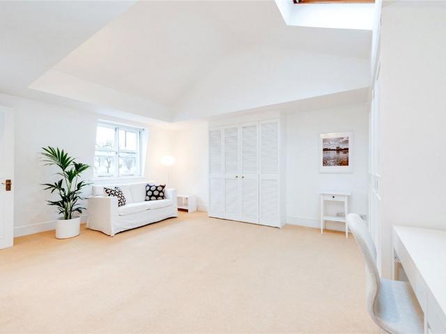 Onslow Gardens, South Kensington SW7, Studio to rent, £2,145 pcm | PrimeLocation
