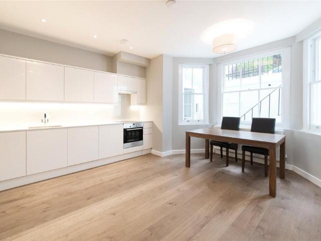 Onslow Gardens, South Kensington. 1 bed apartment to rent £3,142 pcm £725 pw