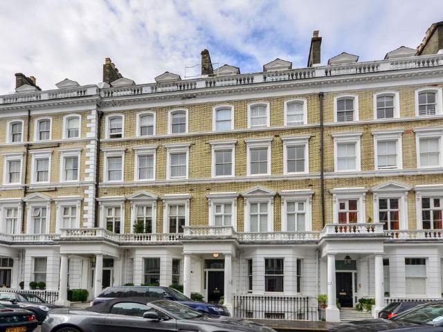 Onslow Gardens, South Kensington. 2 bed flat to rent £15,167 pcm £3,500 pw