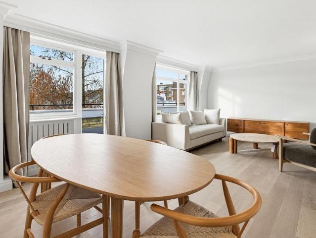Onslow Square, South Kensington. 3 bed flat to rent £7,778 pcm £1,795 pw