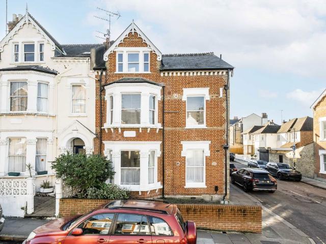 Onslow Road, Richmond TW10, Studio to rent, £1,500 pcm | PrimeLocation