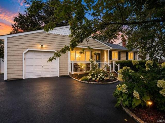 Ontario St, Ronkonkoma, Home For Sale