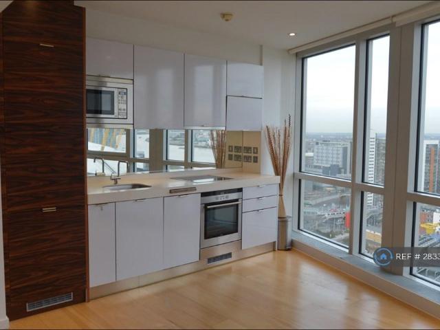 Ontario Tower, London, E14 1 bed flat to rent £2,102 pcm £485 pw