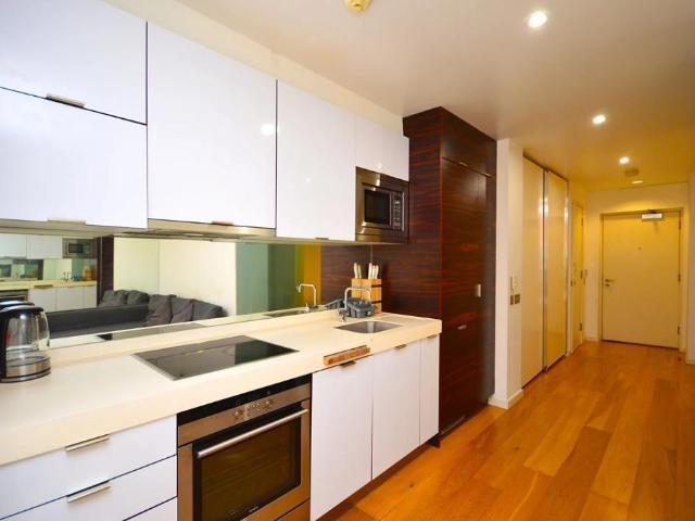 Ontario Tower, 4 Fairmont Avenue. Studio to rent £1,846 pcm £426 pw