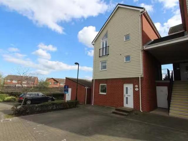 Onyx Drive Sittingbourne Kent 1 bed flat to rent £1,050 pcm.