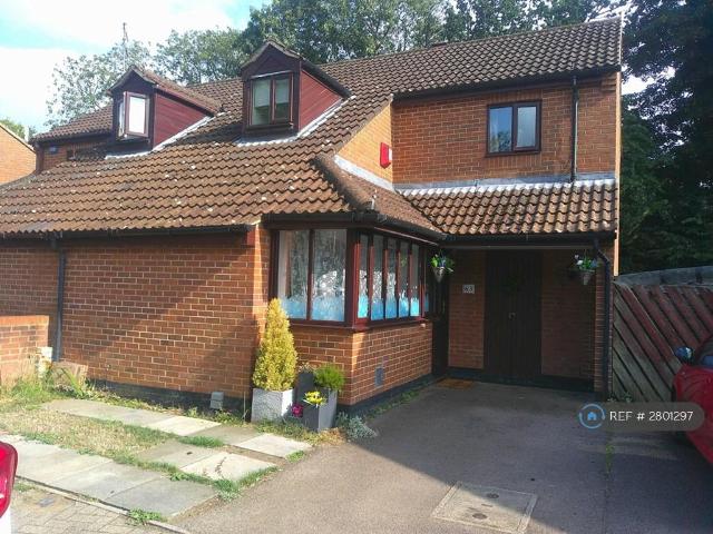 Osmund Drive, Northampton, NN3 4 bed semi detached house to rent £3,500 pcm £808 pw