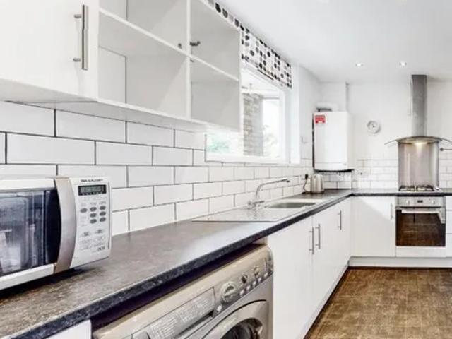 Osmani Primary School, Vallance Road, London, E1 5AD, United Kingdom | 4 bed house for rent #168120790 | Rentberry