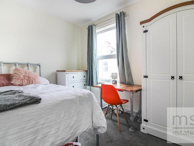 Osmaston Street, Nottingham NG7 3 bed terraced house to rent £1,651 pcm £381 pw