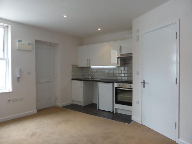 Osmond Road, Hove BN3, Studio to rent, £1,000 pcm | PrimeLocation