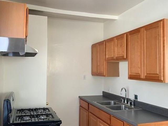 Oso Apartments Studio Apartment for Rent at 836 South Park View Street #7, Los Angeles, CA 90057 MacArthur Park