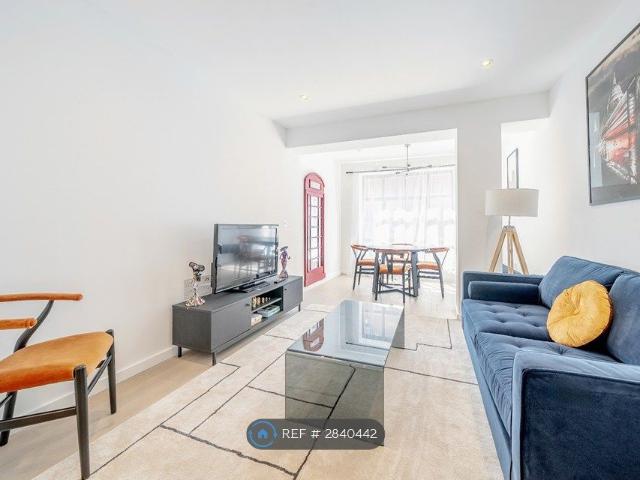 Osborn Street, London E1, 2 bed flat to rent, £3,200 pcm | PrimeLocation