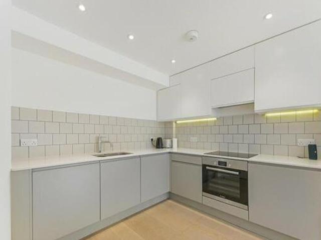 Osborn Terrace, London, 1 Bedroom Flat