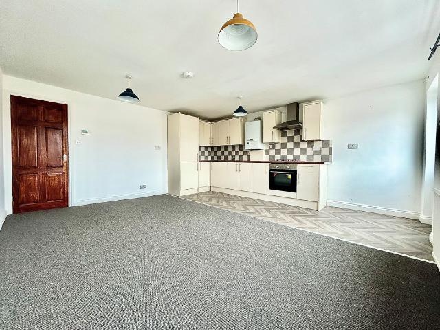 Osborne Mews, London E17, 3 bed flat to rent, £2,000 pcm | PrimeLocation