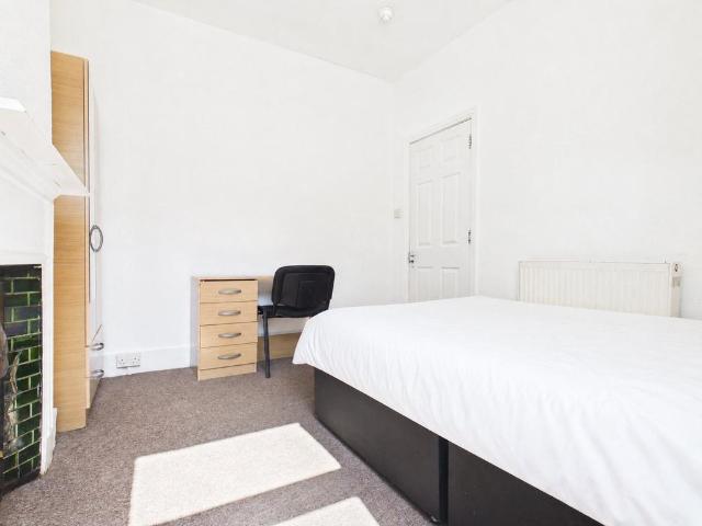 Osborne Road, Brighton, East Sussex, BN1 1 bed terraced house to rent £625 pcm £144 pw