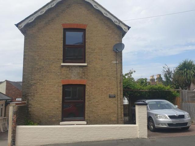 Osborne Road, East Cowes PO32, 2 bed detached house to rent, £995 pcm | PrimeLocation