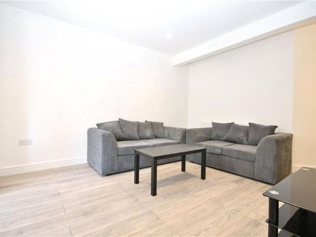 Osborne Road, Egham, Surrey, TW20 9RN