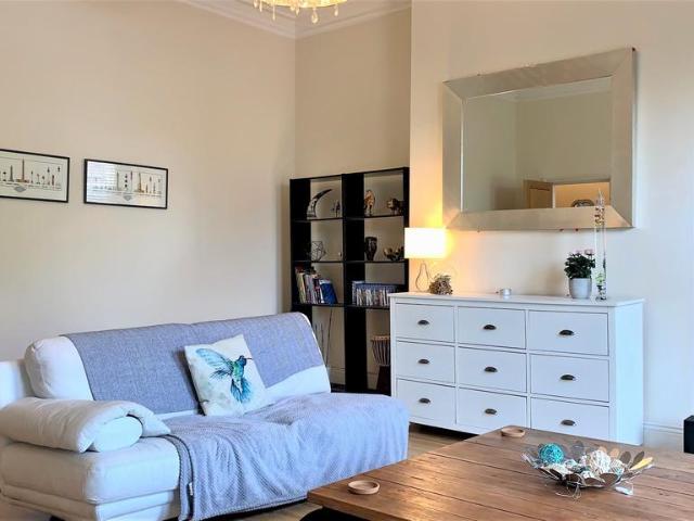 Osborne Road, Newcastle upon Tyne NE2 3 bed flat to rent £2,200 pcm £508 pw
