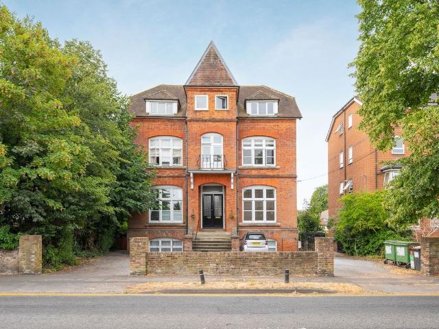 Osborne Road, Windsor SL4, 1 bed flat to rent, £1,495 pcm | PrimeLocation