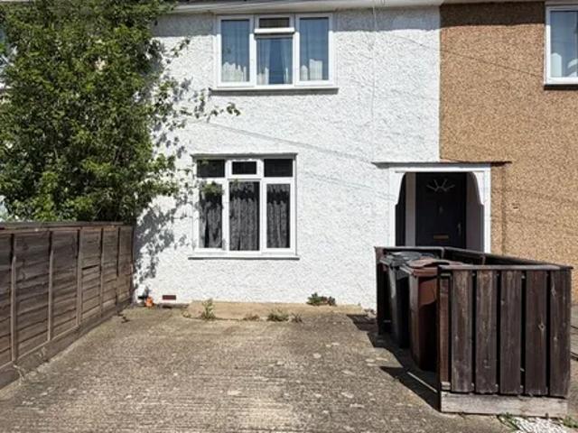 Osborne Square, London, RM9 5AH, United Kingdom | 2 bed townhouse for rent #167776694 | Rentberry