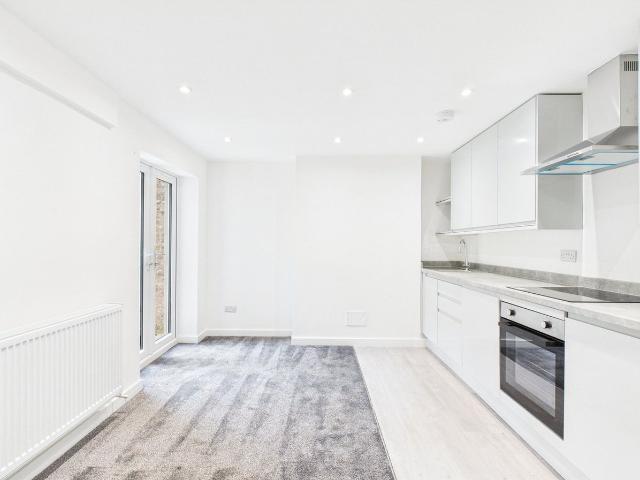 Osborne Villas, Hove BN3, 2 bed flat to rent, £1,650 pcm | PrimeLocation