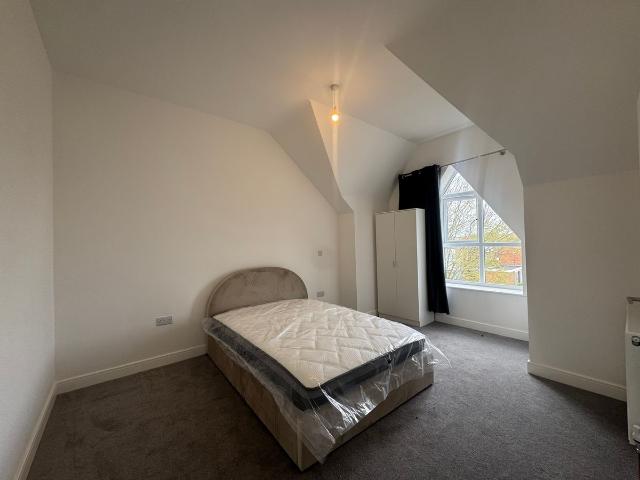 Osbourne Gardens, Aylesbury HP21, Room to rent, £850 pcm | PrimeLocation