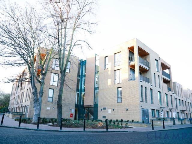 Oscar Court, 700 Rotherhithe Street. 2 bed flat to rent £2,496 pcm £576 pw