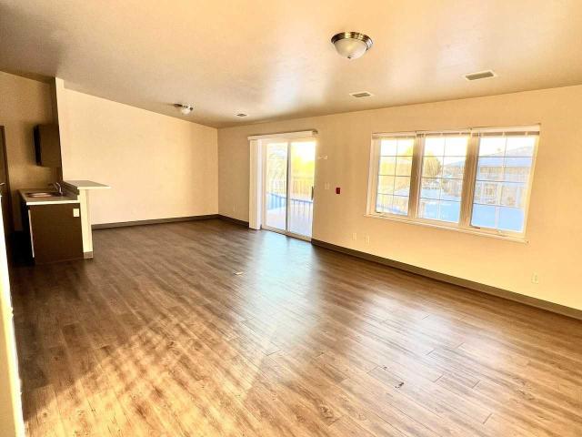 Oshkosh College Housing 1 Bedroom Apartment for Rent at 500 Marion Rd, Oshkosh, WI 54901