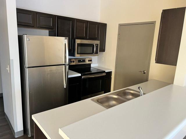 Oshkosh College Housing 1 Bedroom Apartment for Rent at 500 Marion Rd, Oshkosh, WI 54901