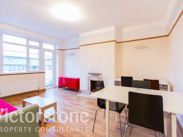 Osier Court, Osier Street, Mile End. 2 bed apartment to rent £2,350 pcm £542 pw