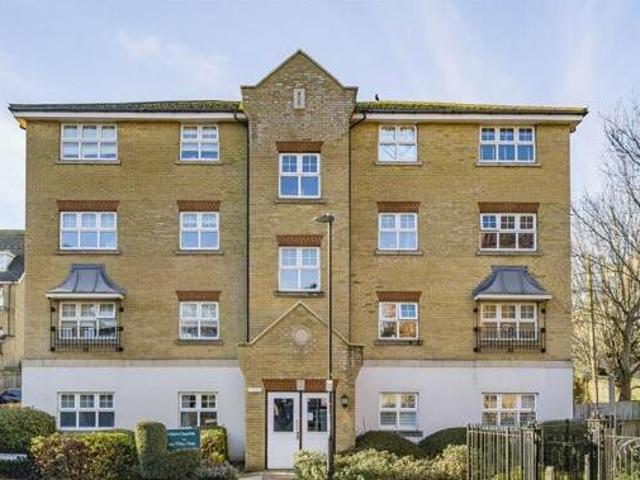 Osier Crescent, London, 2 Bedroom Apartment