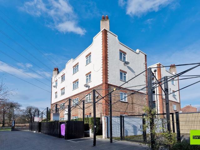 Oslo Court, Colliers Wood SW19, 2 bed flat to rent, £1,950 pcm | PrimeLocation
