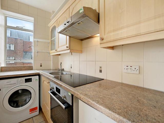 Oslo Court, Prince Albert Road, NW8 1 bed flat to rent £2,150 pcm £496 pw